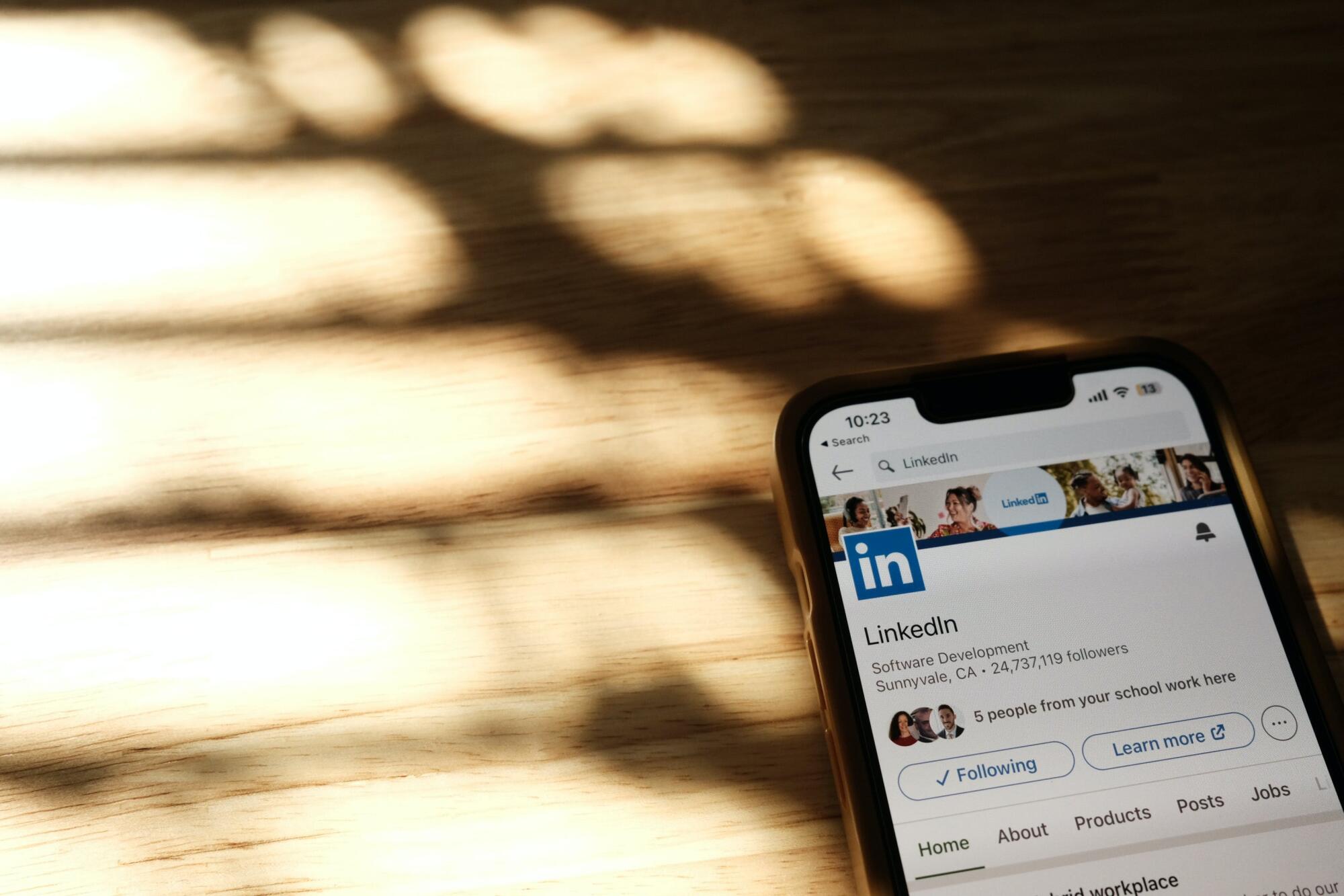 Recruiting on LinkedIn: 10 Effective Social Recruiting Strategies to Try in 2024